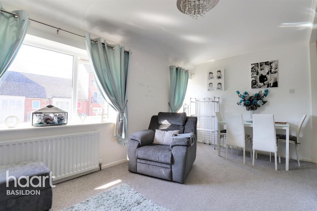 King Edward Road, Basildon 2 bed maisonette - £260,000