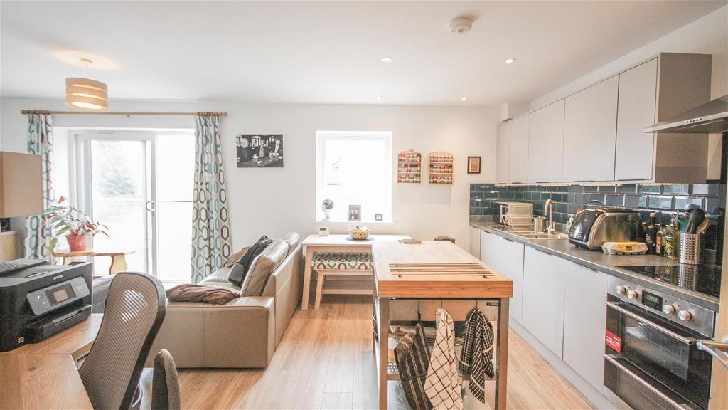 Plough & Windmill, West Street... 2 bed flat - £290,000