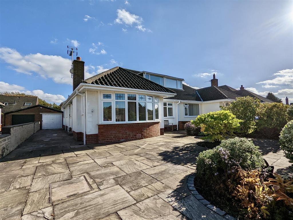 Evesham Road, Lytham St Annes 4 bed semi-detached bungalow - £340,000