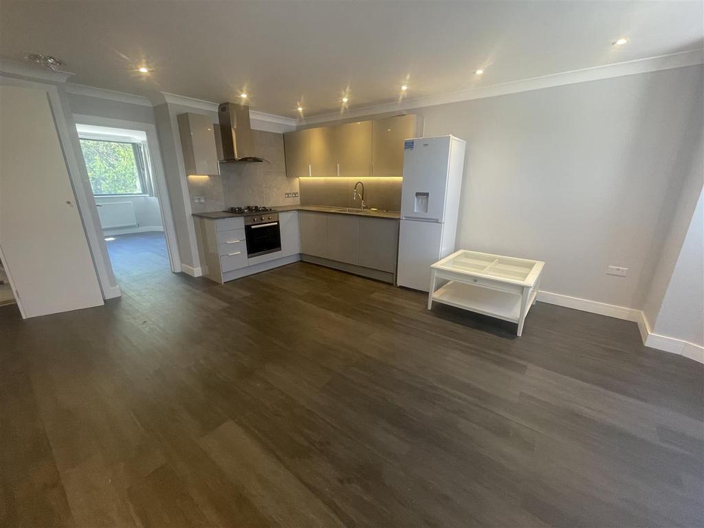Hendon Way, Hendon Central, NW4 3NE 1 bed flat - £1,500 pcm (£346 pw)