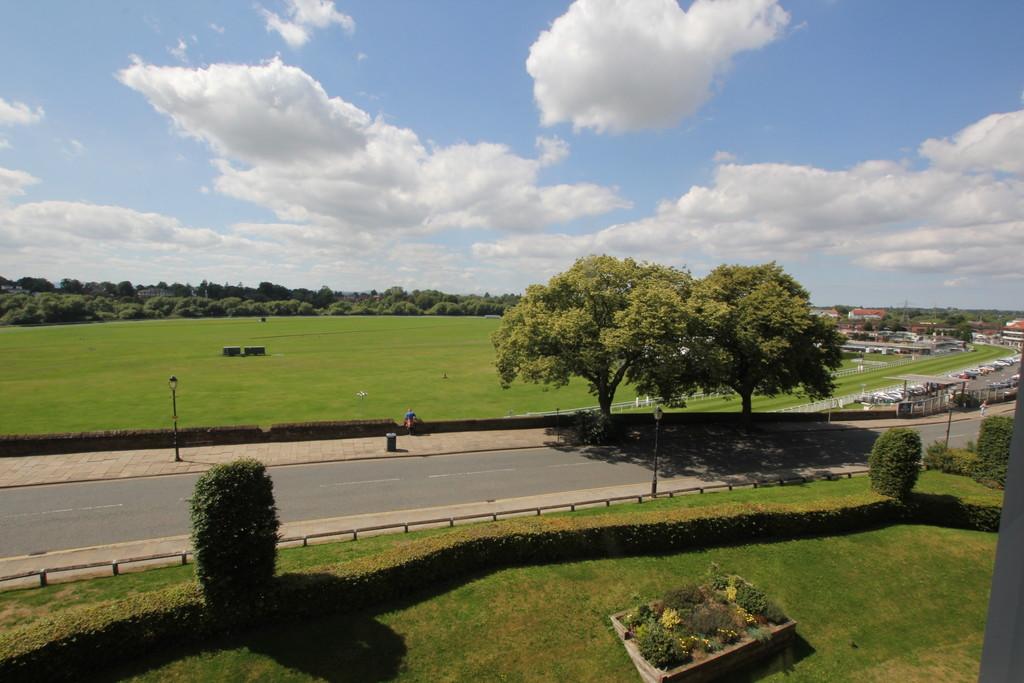 HQ Building, Nuns Road, Chester 3 bed apartment - £2,350 pcm (£542 pw)