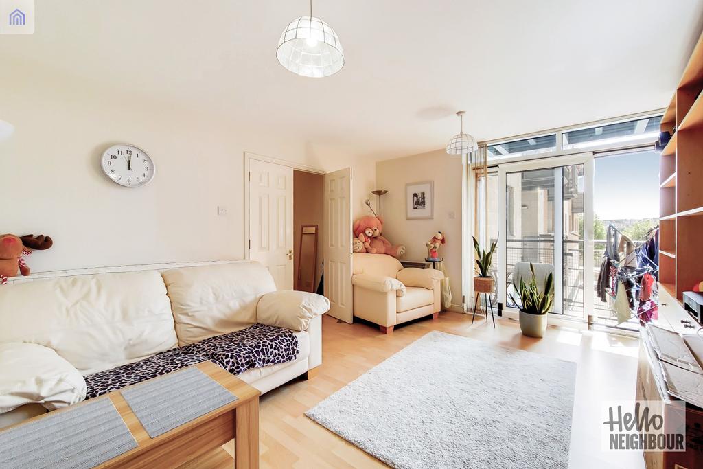 Fishguard Way, London, E16 2 bed apartment - £1,600 pcm (£369 pw)