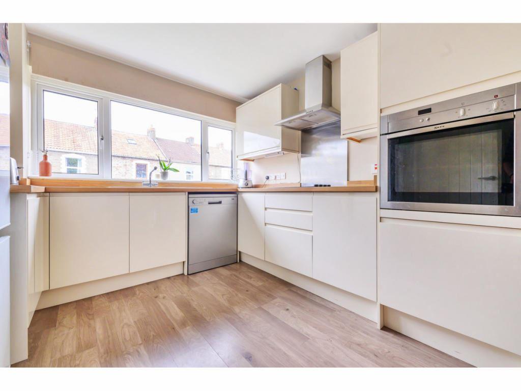 Stanley Park Road, Staple Hill... 3 bed semi-detached house - £300,000