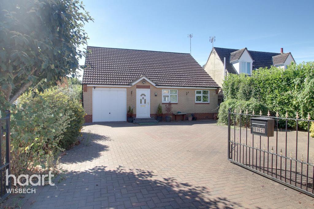 Back Road, Murrow 3 bed detached bungalow - £240,000