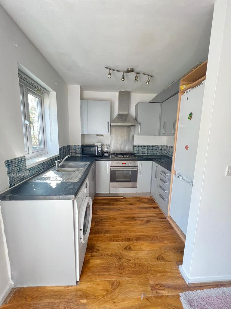 Stuart Street, Manchester, M11 4 3 bed semi-detached house - £220,000