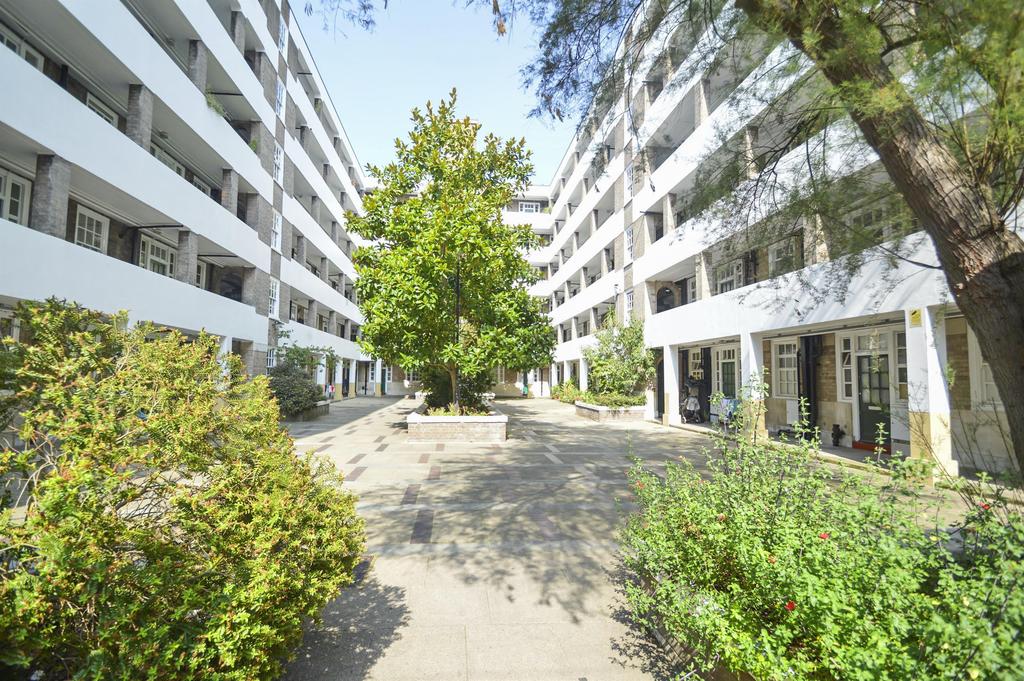Page Street, London, SW1P 4EW 3 bed flat - £2,395 pcm (£553 pw)