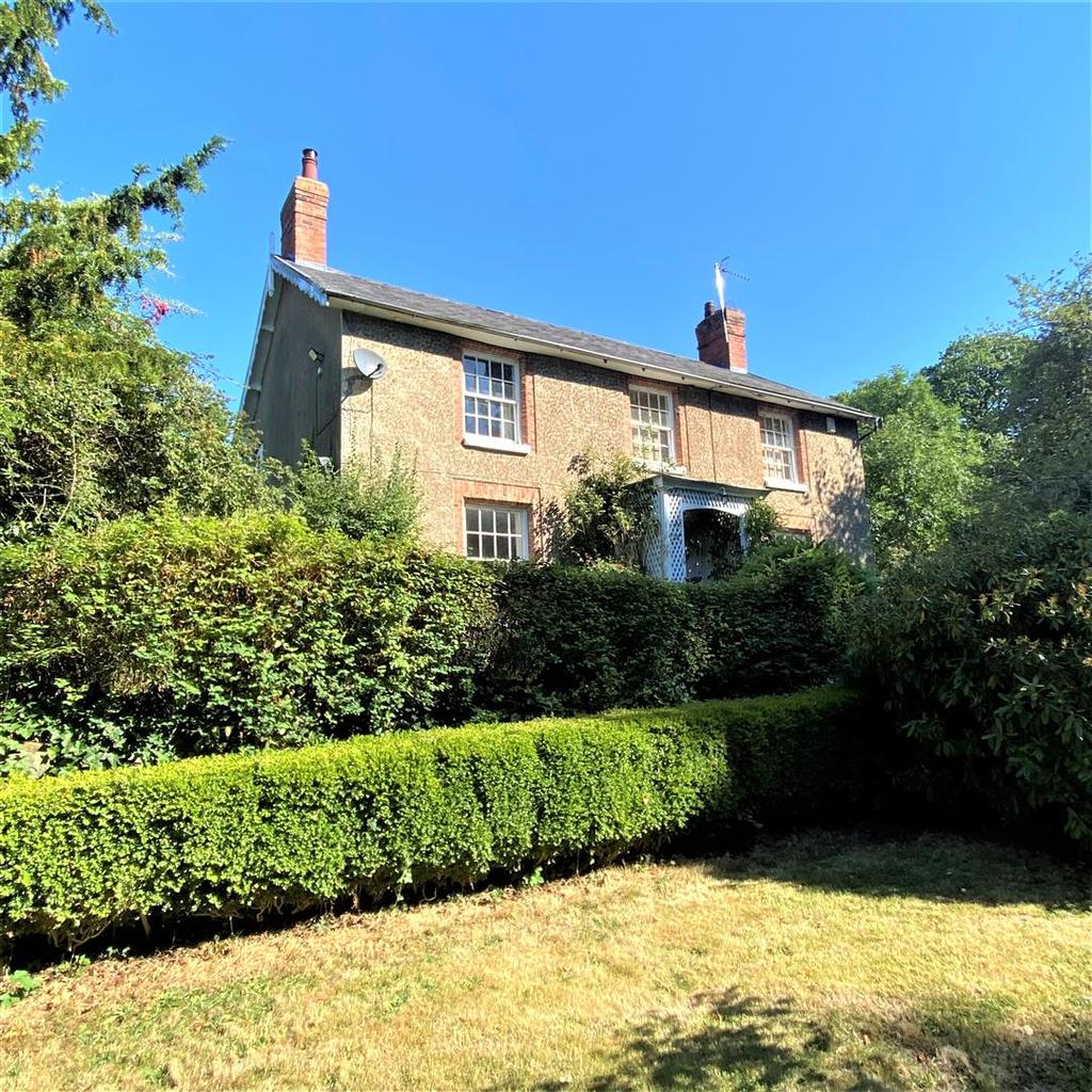 Middletown, Welshpool 3 bed detached house - £1,400 pcm (£323 pw)