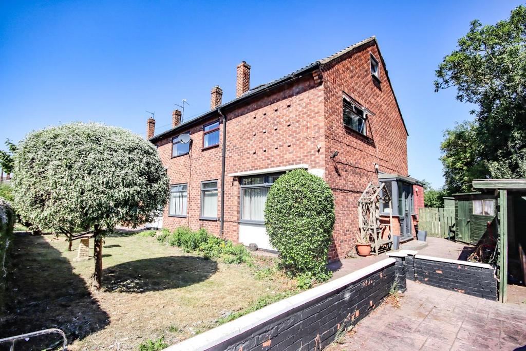 Shepherd Close, Thornaby... 7 bed semi-detached house - £200,000