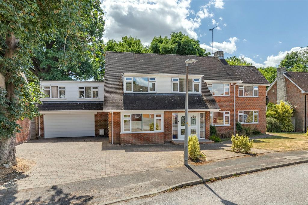 Chestnut Walk, Stevenage... 5 bed detached house - £990,000