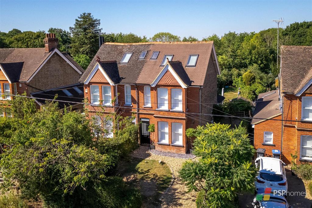 Haywards Heath Road, Balcombe 4 bed semi-detached house - £800,000
