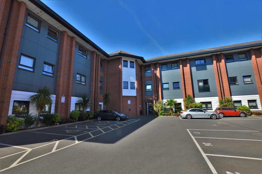 Farnham Road, Slough 2 bed flat - £250,000