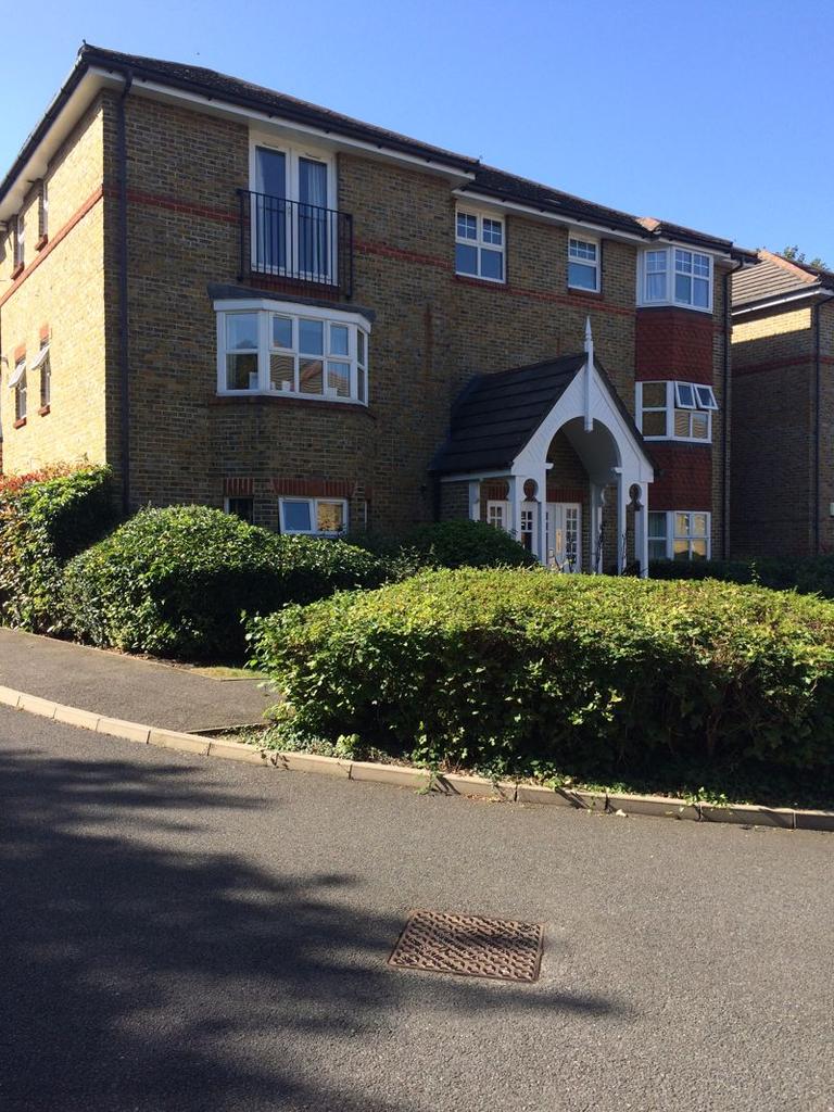 Clockhouse Place, Putney, London, SW15 £2250 pcm £519 pw 2 bed ...