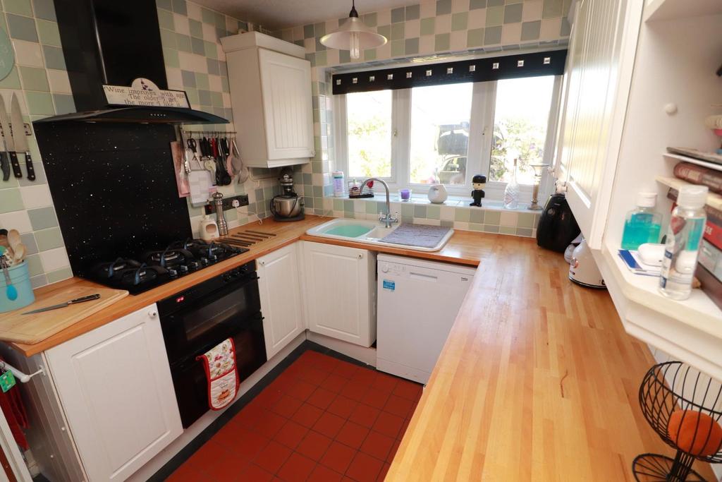 Parnall Crescent, Yate 4 bed detached house - £395,000