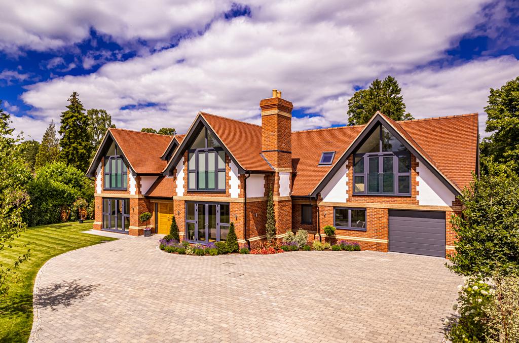 Carleton House, Goring on Thames, RG8 5 bed detached house - £2,850,000
