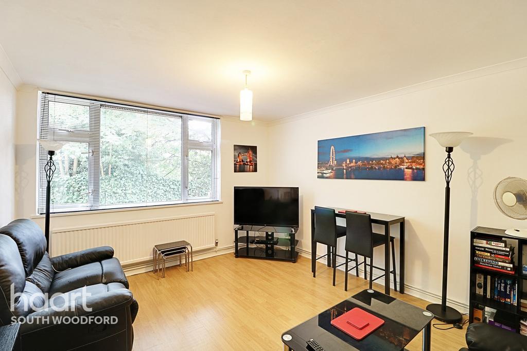 Beechwood Park, South Woodford, London, E18 1 bed flat - £300,000