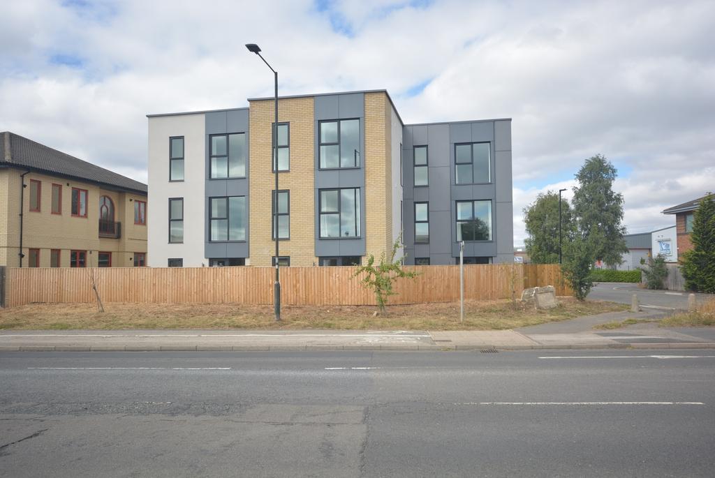 Moorgate Court, George Cayley Drive... 1 bed apartment - £825 pcm (£190 pw)