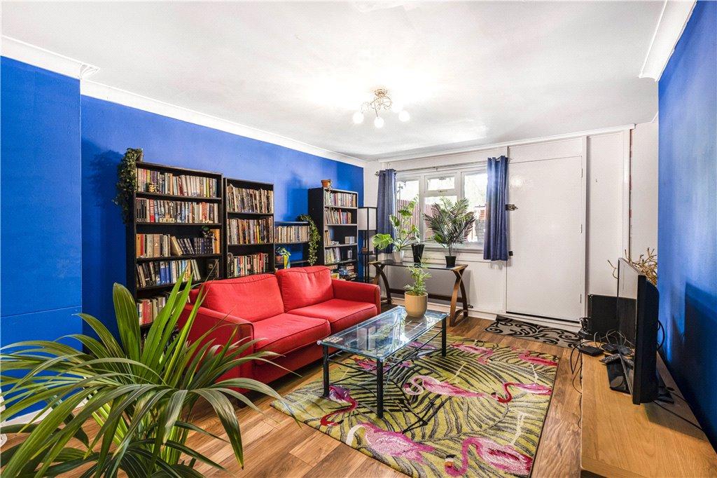 Palace Road, London, SW2 2 bed maisonette - £375,000