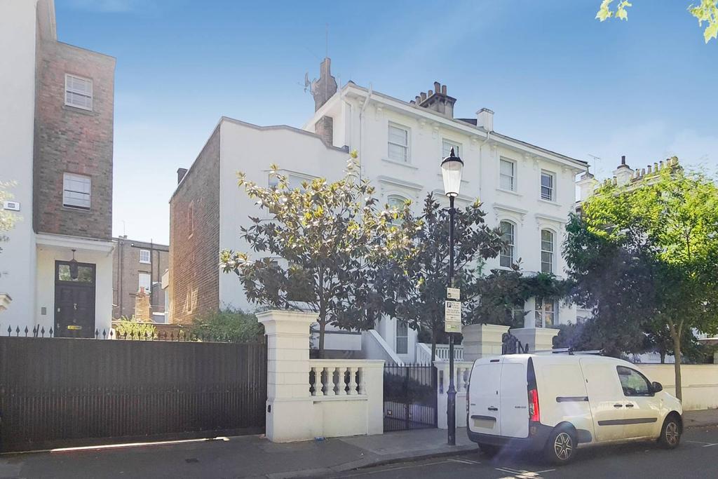 Gilston Road, Chelsea, London, SW10 2 bed flat - £5,500 pcm (£1,269 pw)