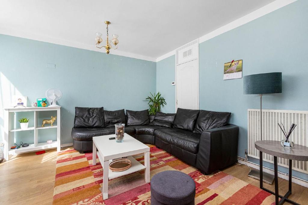 Linstead Way, Southfields 3 bed terraced house - £525,000