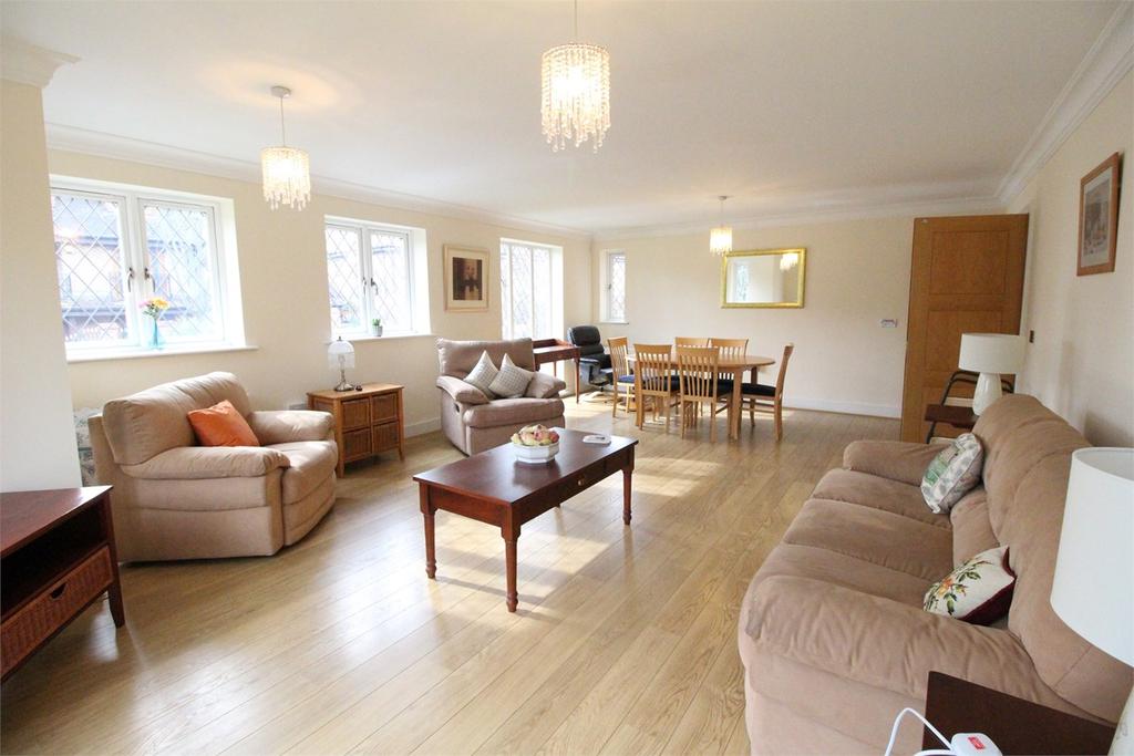 Cherry Tree Way, Stanmore, HA7 2 bed ground floor flat - £1,800 pcm (£ ...