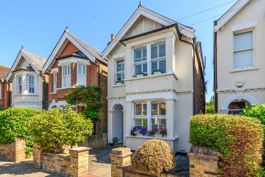 Staunton Road, Kingston Upon Thames, KT2 5 bed detached house - £1,595,000