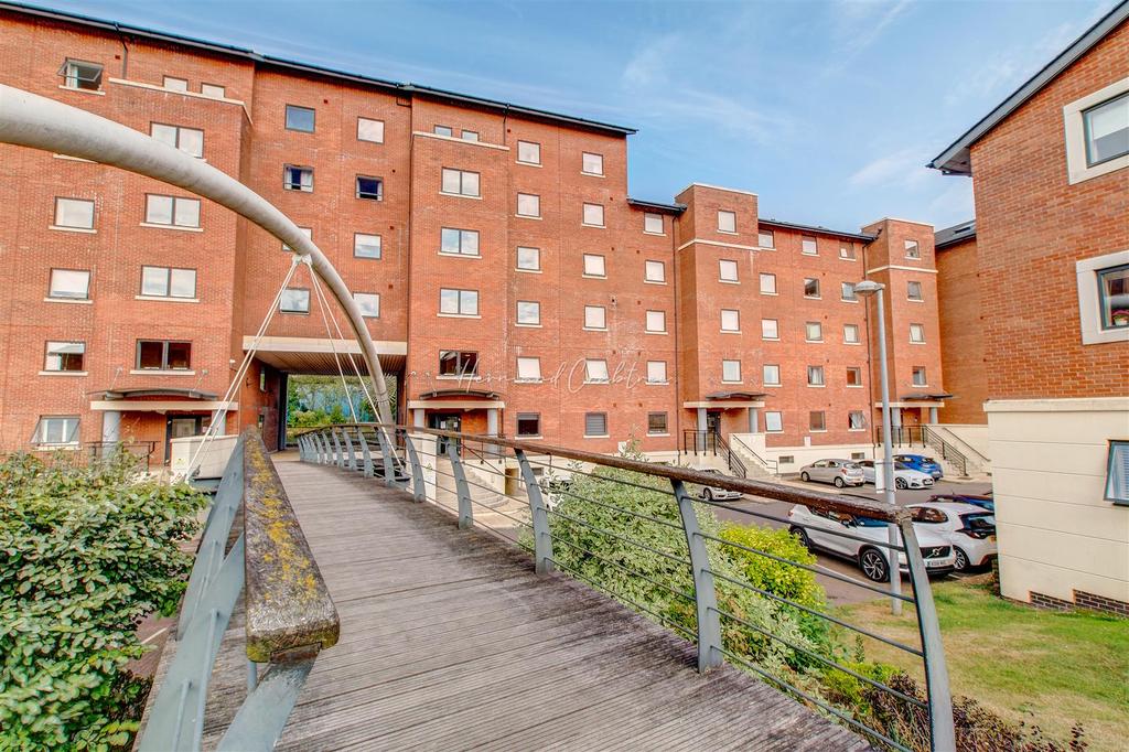 Henke Court, Cardiff 2 bed property - £250,000