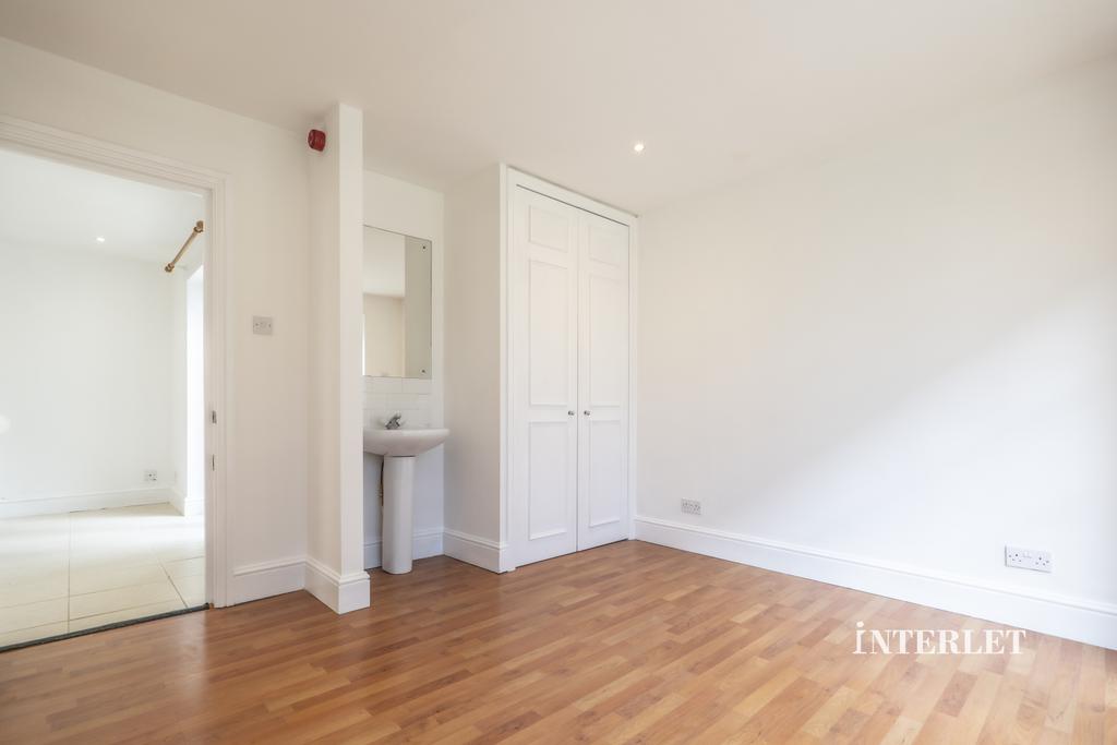 Loftus Road Shepherds Bush London W12 3 Bed Flat To Rent £2 925