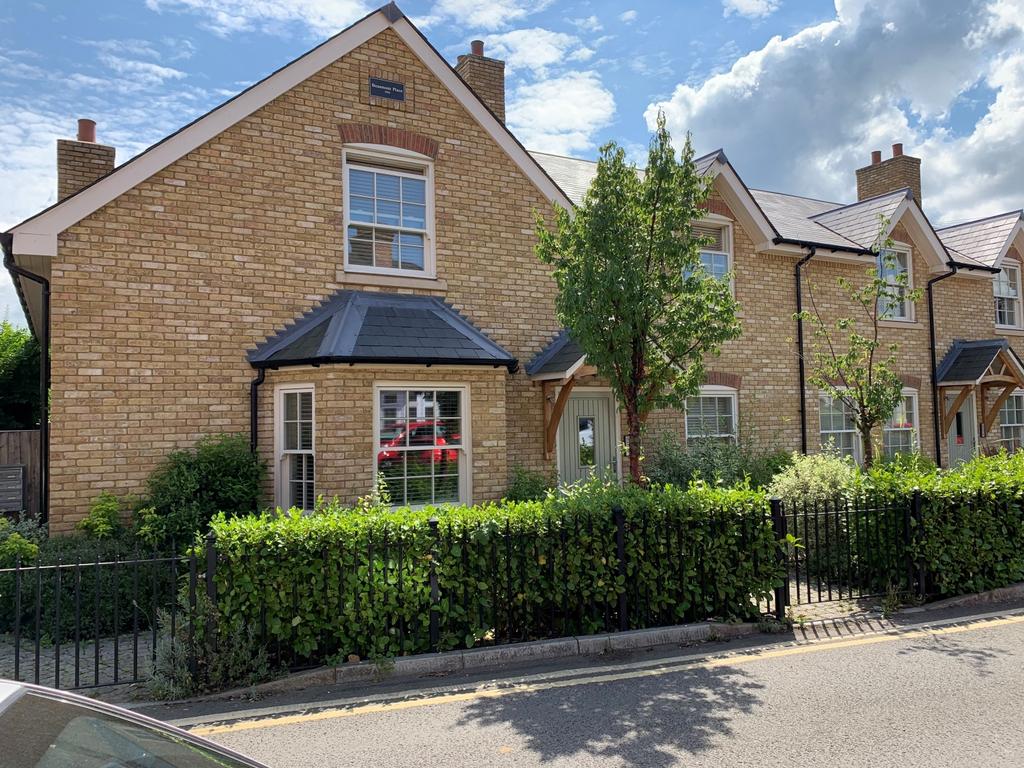 Rusham Road, Egham, Surrey, TW20 1 bed flat - £1,150 pcm (£265 pw)