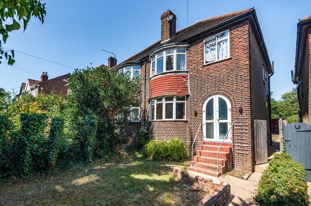 Watford Road, Croxley Green, WD3 3RY 3 bed semi-detached house - £565,000