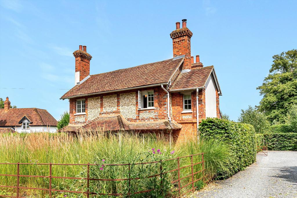 Park Place Cottages, Remenham Hill, Henley-on-Thames, RG9 2 bed semi ...