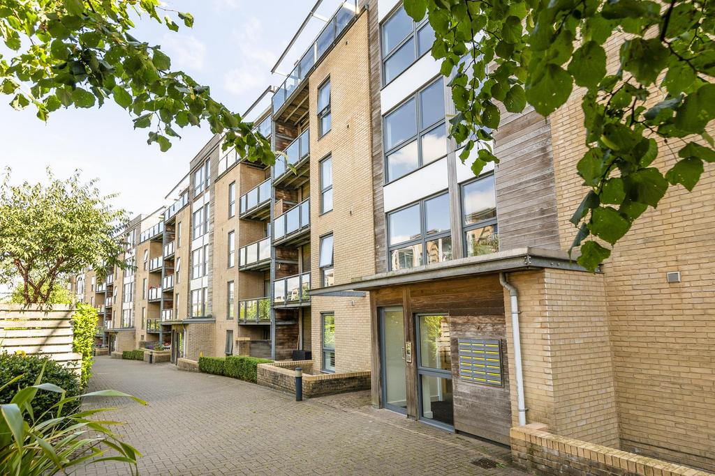 The Praedium, Redland 2 bed flat - £1,600 pcm (£369 pw)