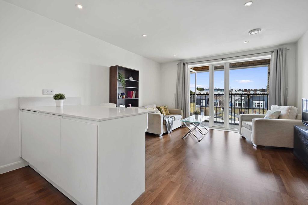 Rutherford House, Battersea, SW11 1 bed apartment - £1,700 pcm (£392 pw)