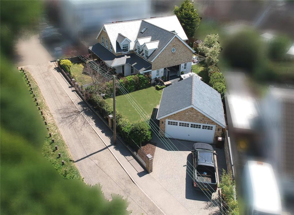 Thundersley Common, Thundersley, SS7 5 bed detached house - £895,000