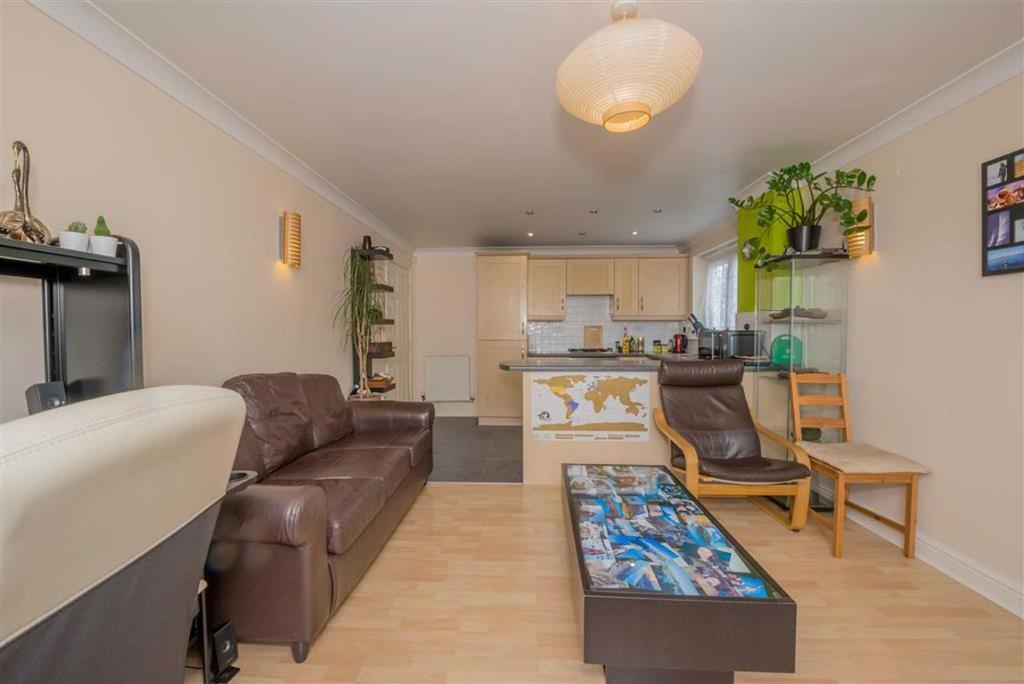 Saxstead Rise Wortley Leeds West 2 Bed Apartment £115 000