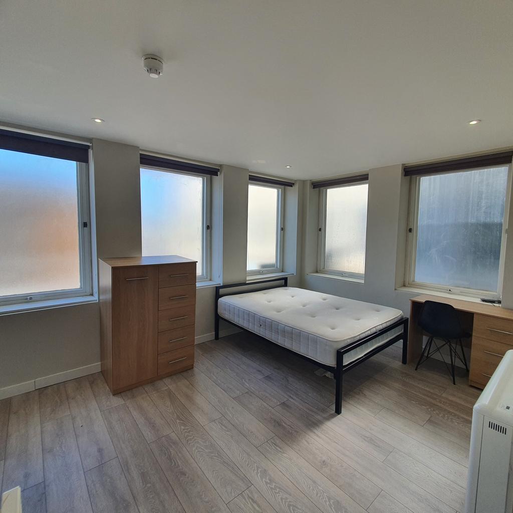 201 Sunbridge Road, Bradford, West Yorkshire, BD1 Studio - £425 pcm (£ ...