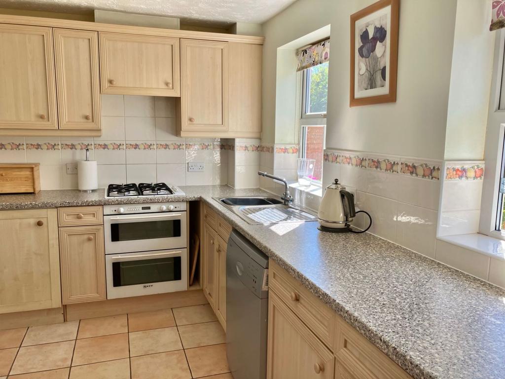 Mercury Close, Timken, Daventry NN11 9HW 3 bed detached house - £299,000