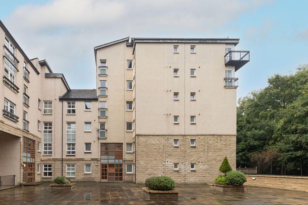 24/2 Springfield Street, Leith... 3 bed ground floor flat - £245,000