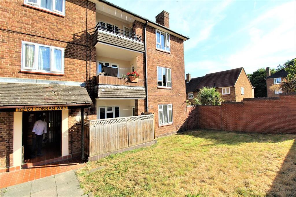 Corran Way, South Ockendon 2 bed apartment - £1,050 pcm (£242 pw)