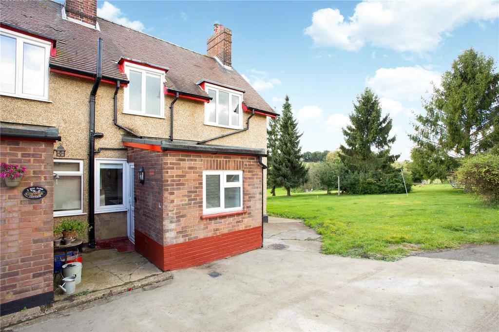 Hoo Farm Cottages, Codicote Road... 2 bed end of terrace house - £1,300 ...
