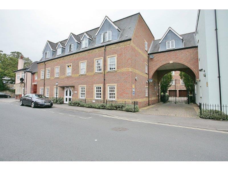 Castle Mews, St Thomas Street, Oxford, Oxford, OX1 2 bed apartment - £ ...