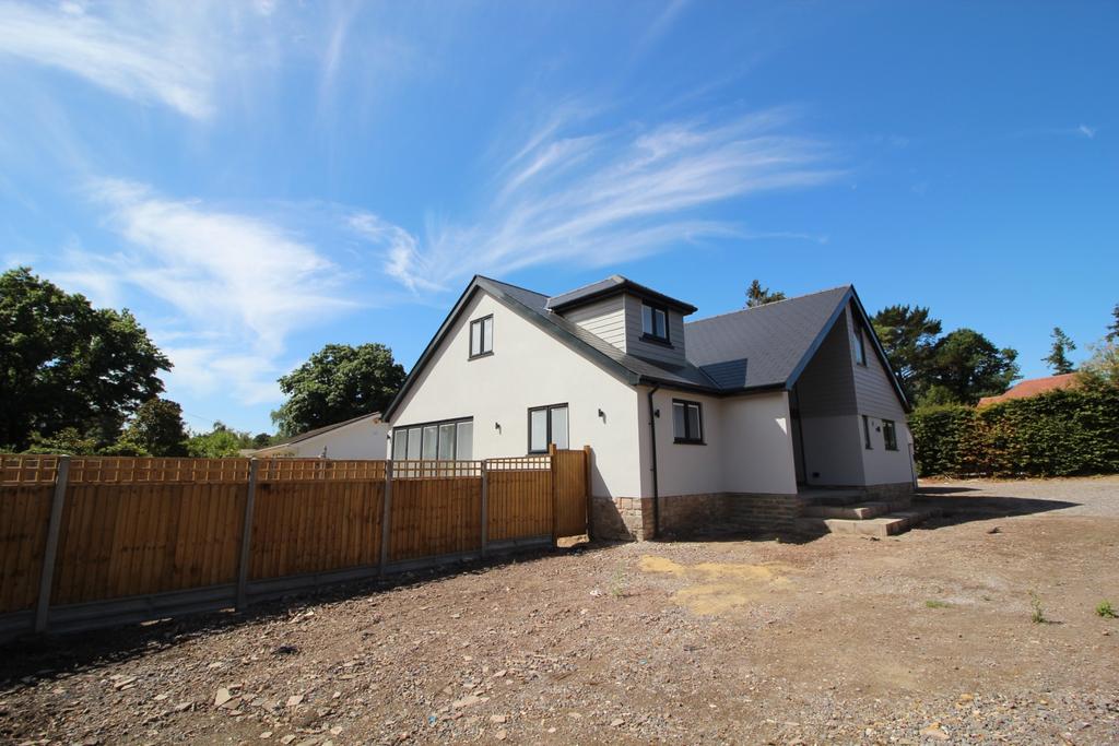 Pringles Drive, Ferndown, Dorset, BH22 5 bed detached house - £5,500 ...