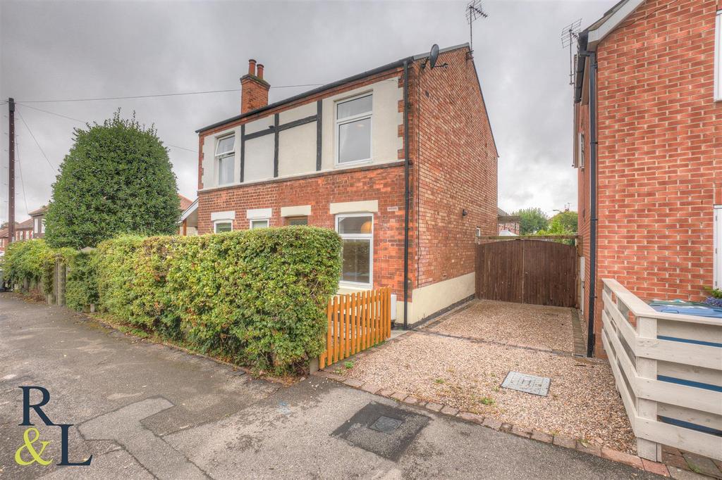 Dale Road, Keyworth, Nottingham 2 bed semi-detached house - £240,000
