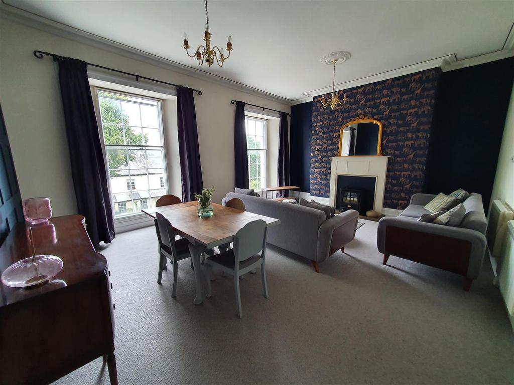 Strangways Terrace, Truro 1 bed flat - £895 pcm (£207 pw)