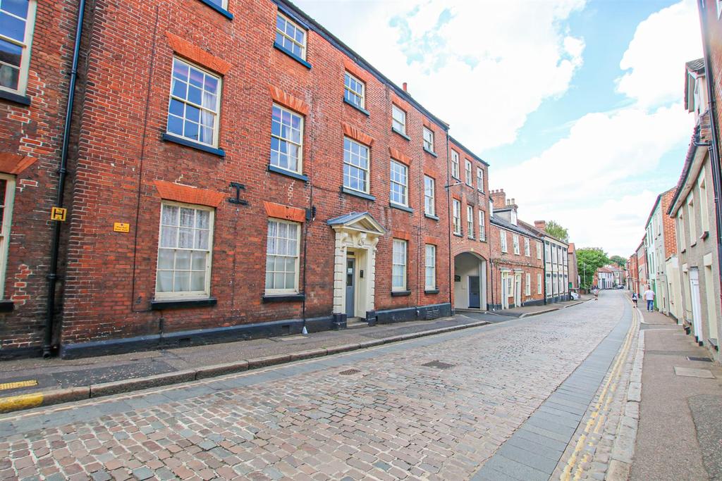 Pottergate, Norwich Studio - £120,000