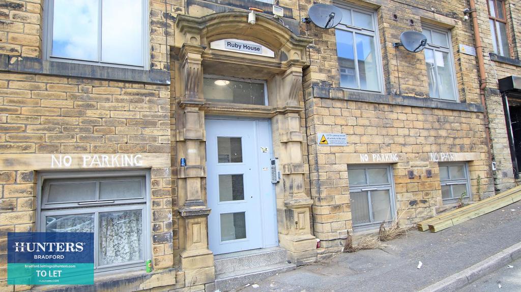 Ruby House, Dyson Street, Bradford... 1 bed apartment - £475 pcm (£110 pw)