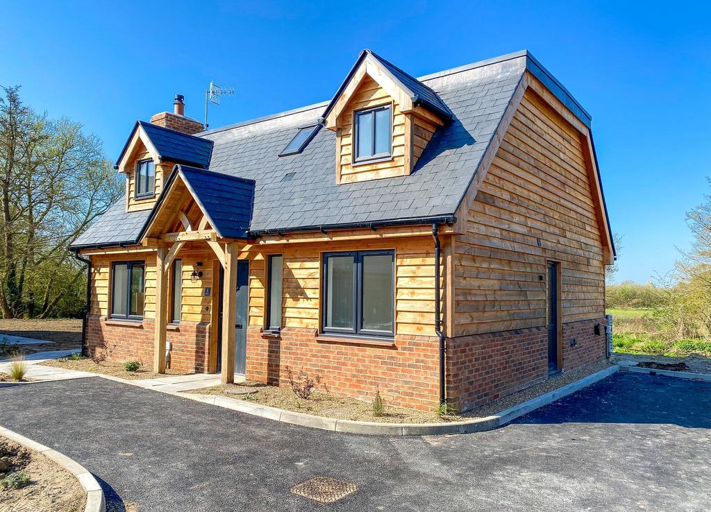 Dwelly Lane, Edenbridge, TN8 3 bed detached house for sale - £925,000