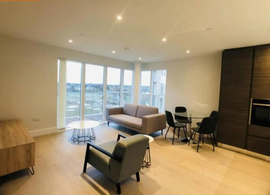 Marsden House, Kidbrooke Village... 2 bed apartment - £1,898 pcm (£438 pw)