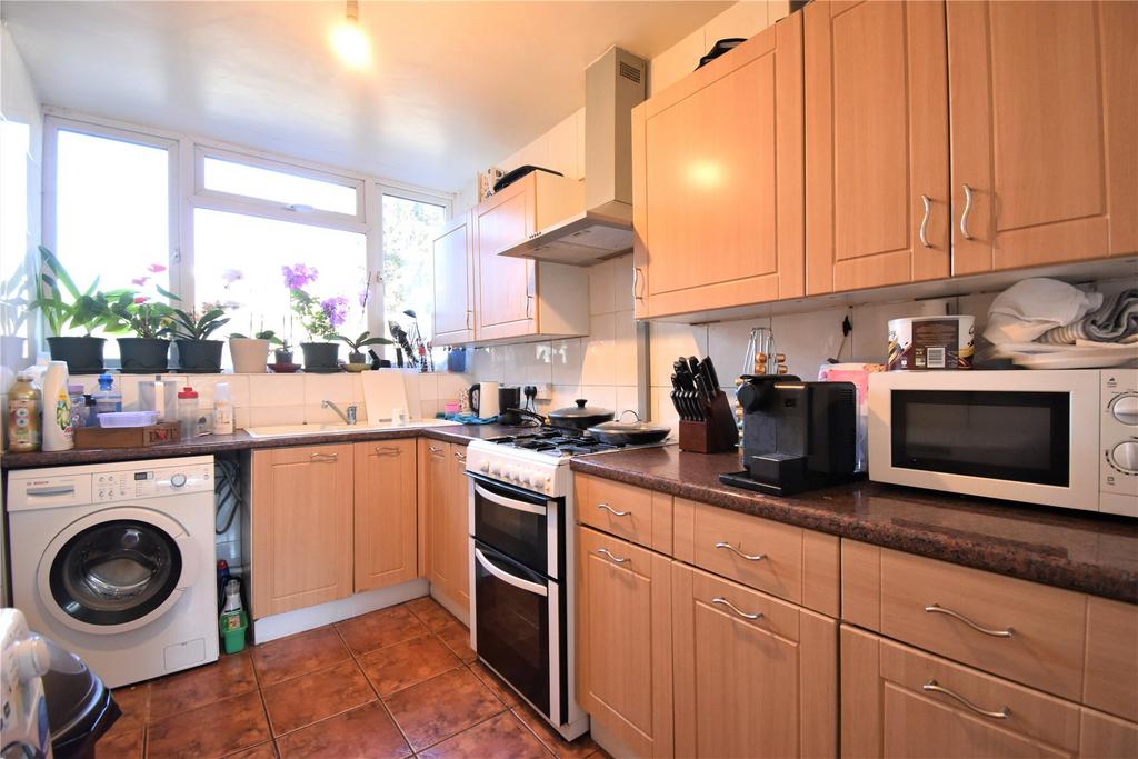 Austen Road Farnborough Hampshire Gu14 3 Bed End Of Terrace House To