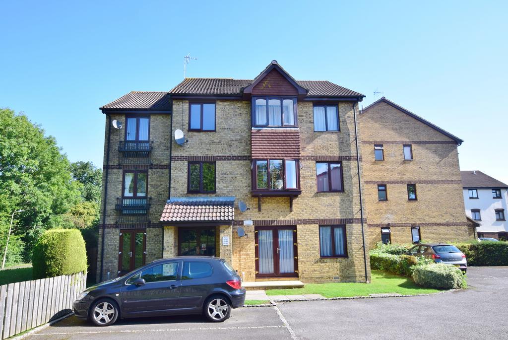 Longacre Road, Singleton, TN23 5FR 1 bed flat - £800 pcm (£185 pw)