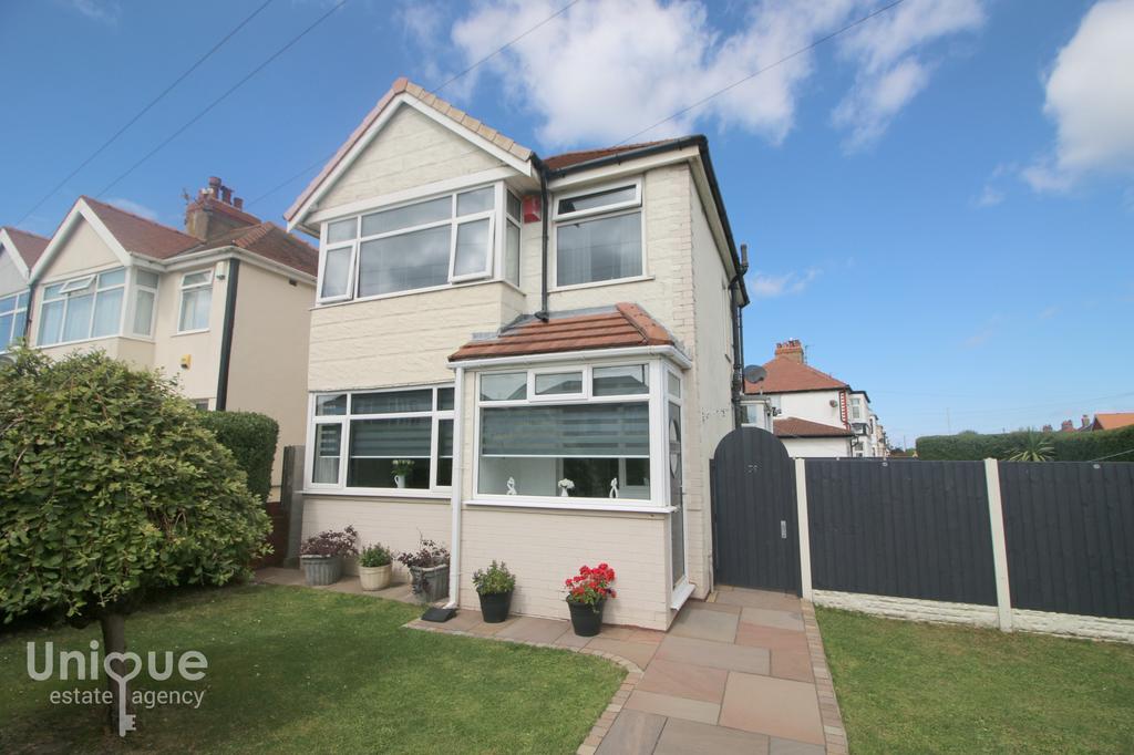 Cumberland Avenue, ... 3 bed detached house - £204,950
